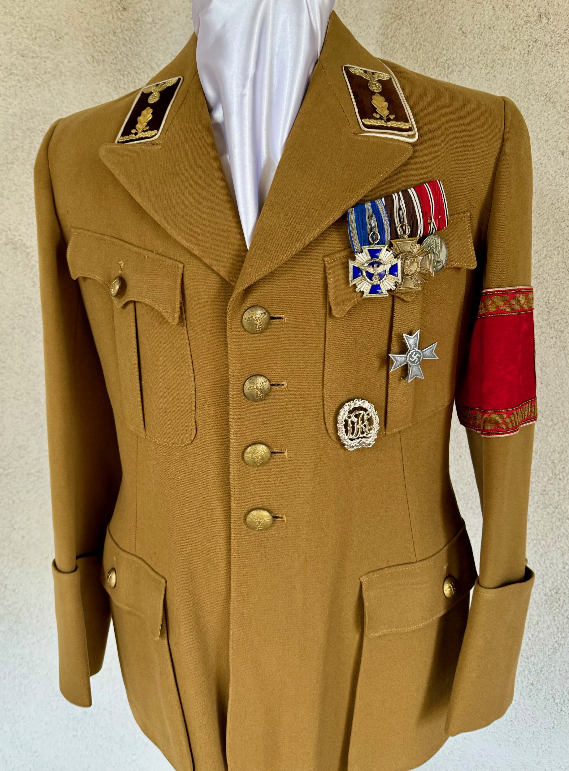 Kreisleitung Hauptamtes Tunic #17455 | Product | Military Collectibles